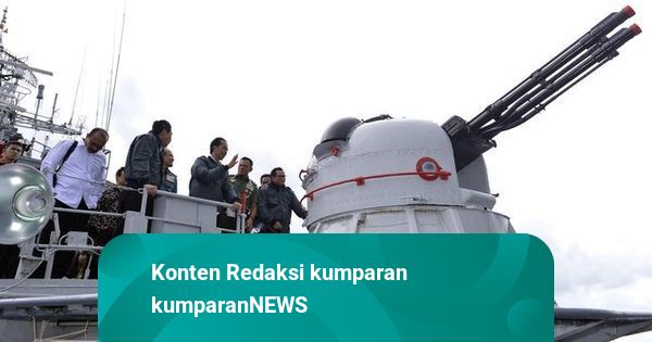 TNI AL Kerahkan Dua KRI Lagi Kirim Bantuan Korban Longsor di Natuna | kumparan.com